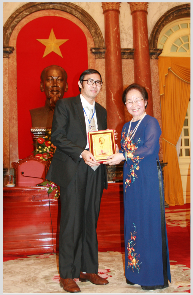 Công ty TNHH TMDV Tin học Long Bình vinh dự nhận giải thưởng Thương hiệu nổi tiếng Việt Nam 2014